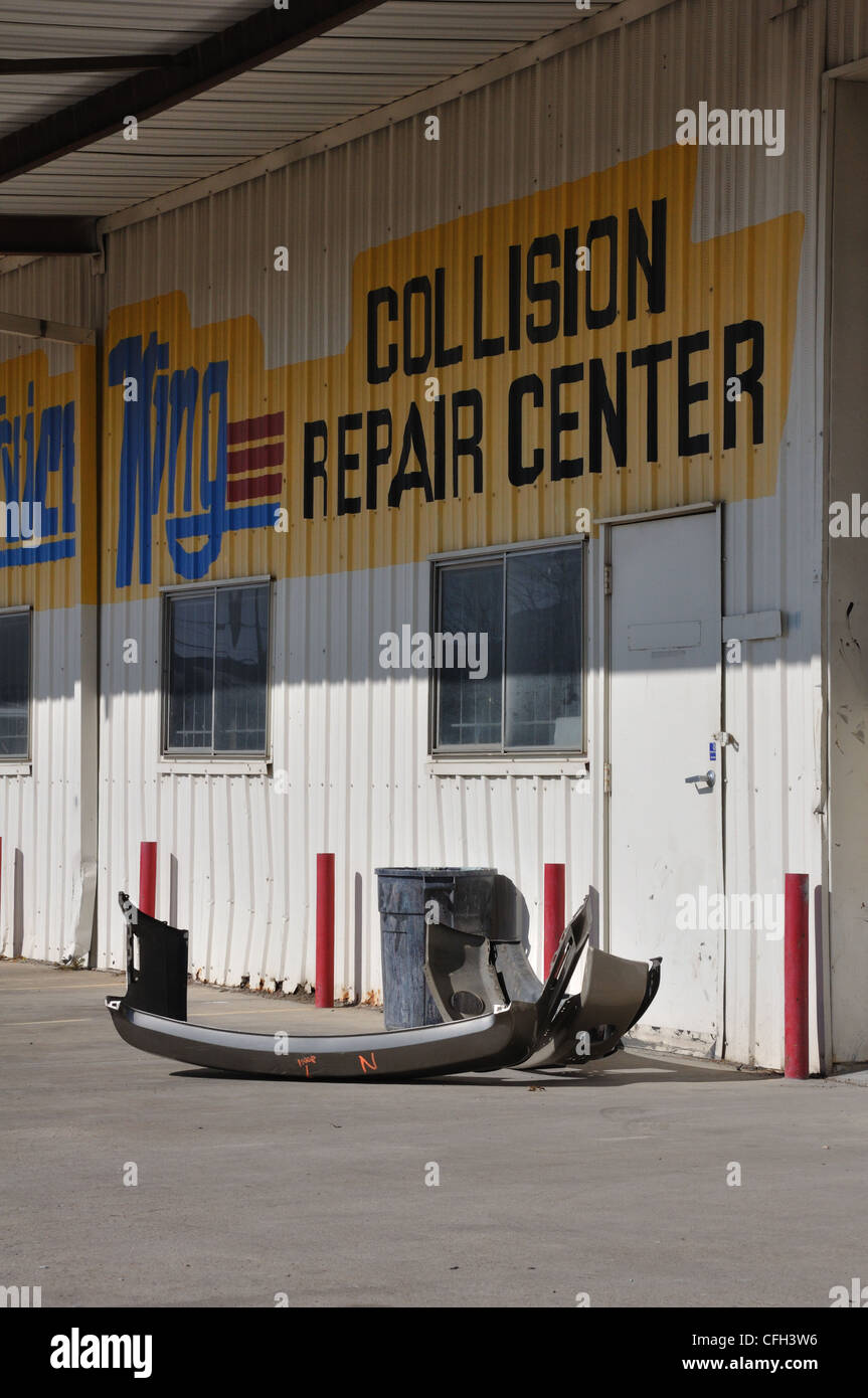 Repairing autos hi-res stock photography and images - Alamy