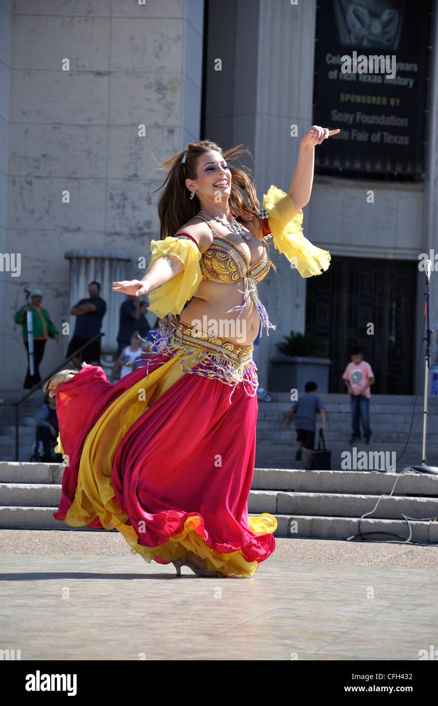 Belly dancing morocco hi-res stock photography and images - Alamy