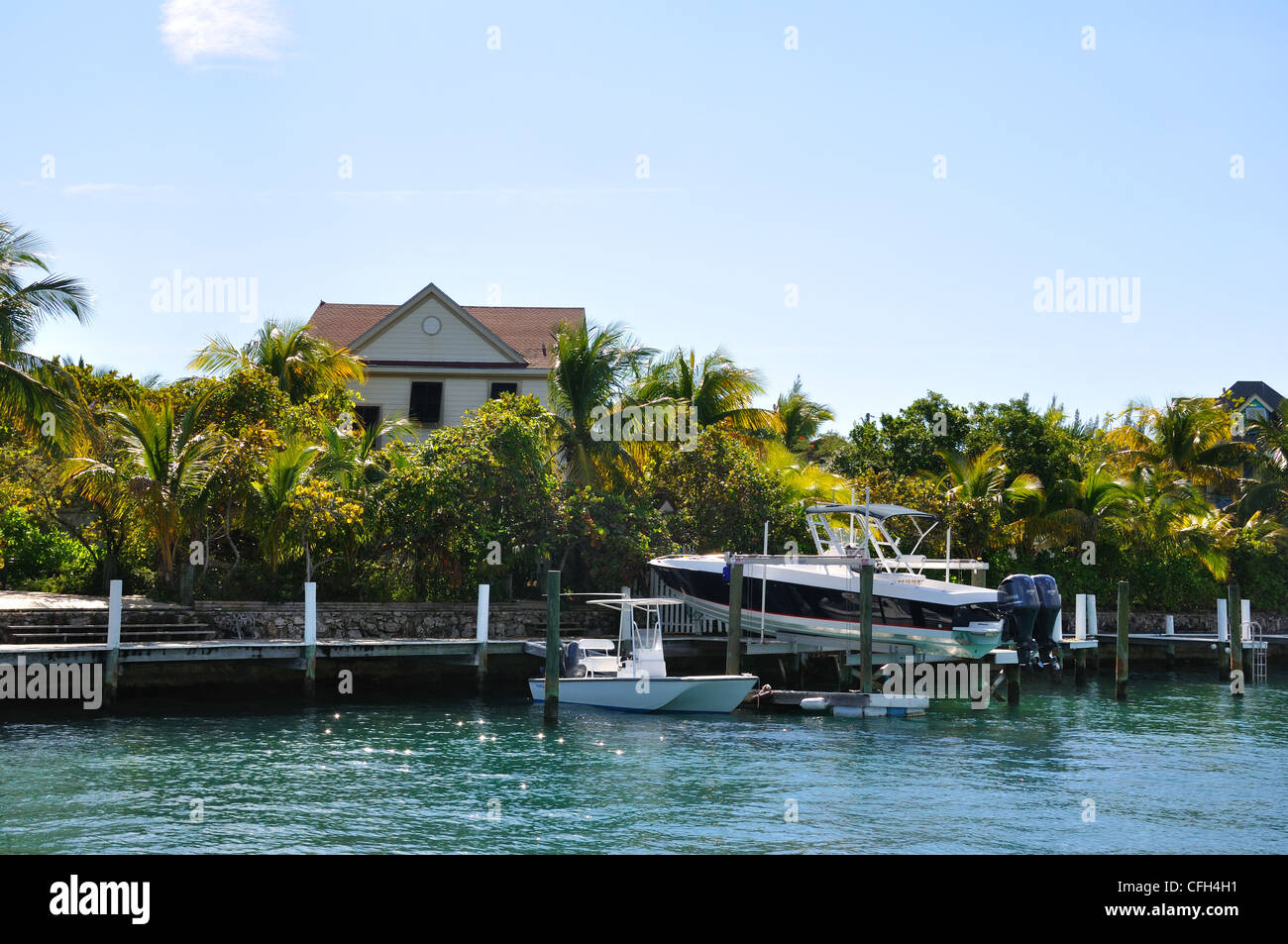 Bahama beach house hi-res stock photography and images - Alamy