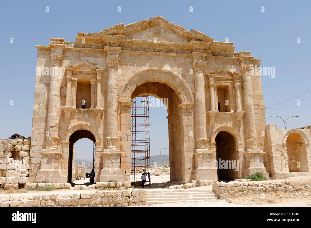 Jerash. Jordan. View of the Triumphal Arch of Hadrian which was built ...