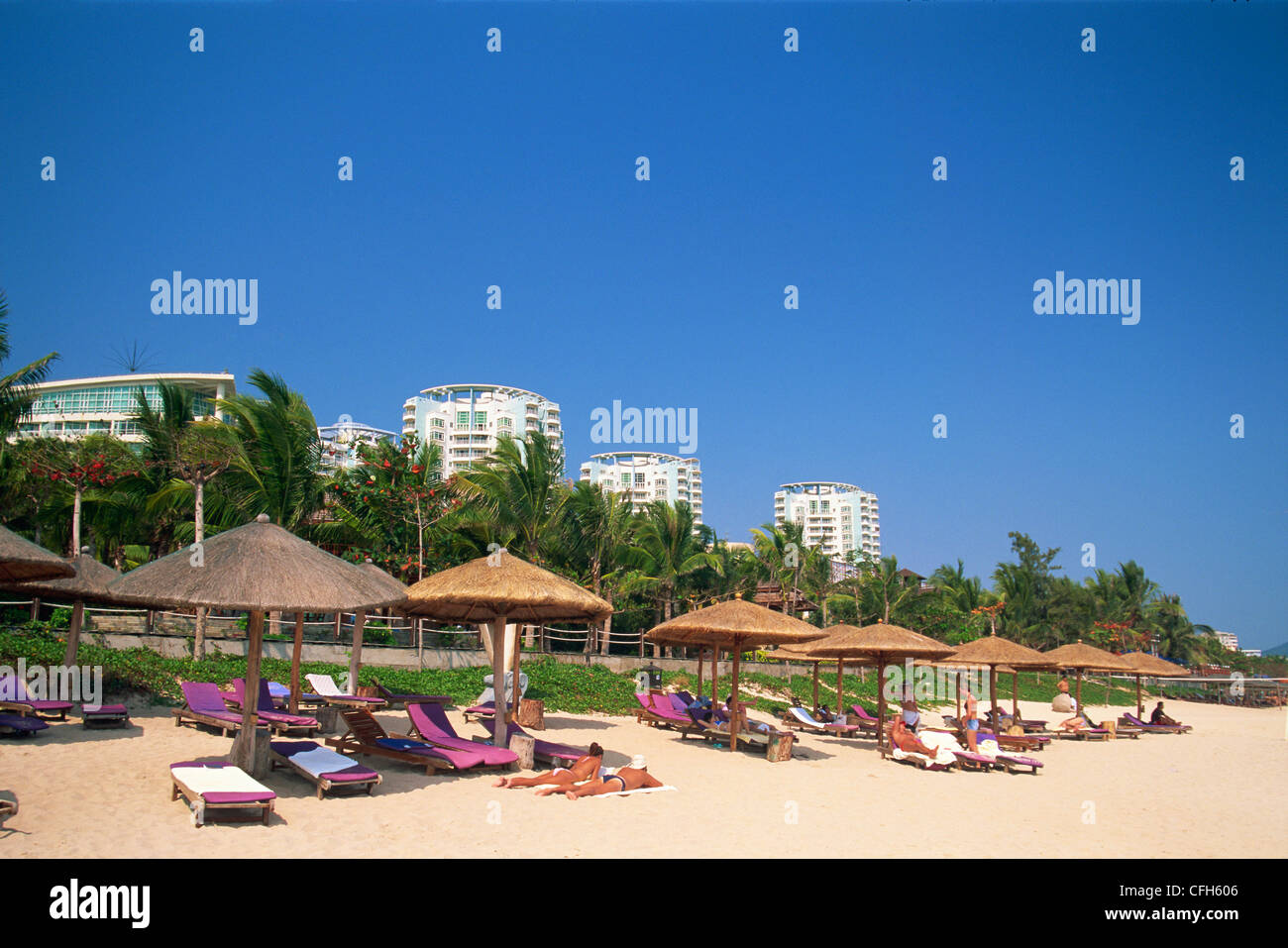 China hainan island sanya dadonghai hi-res stock photography and images ...