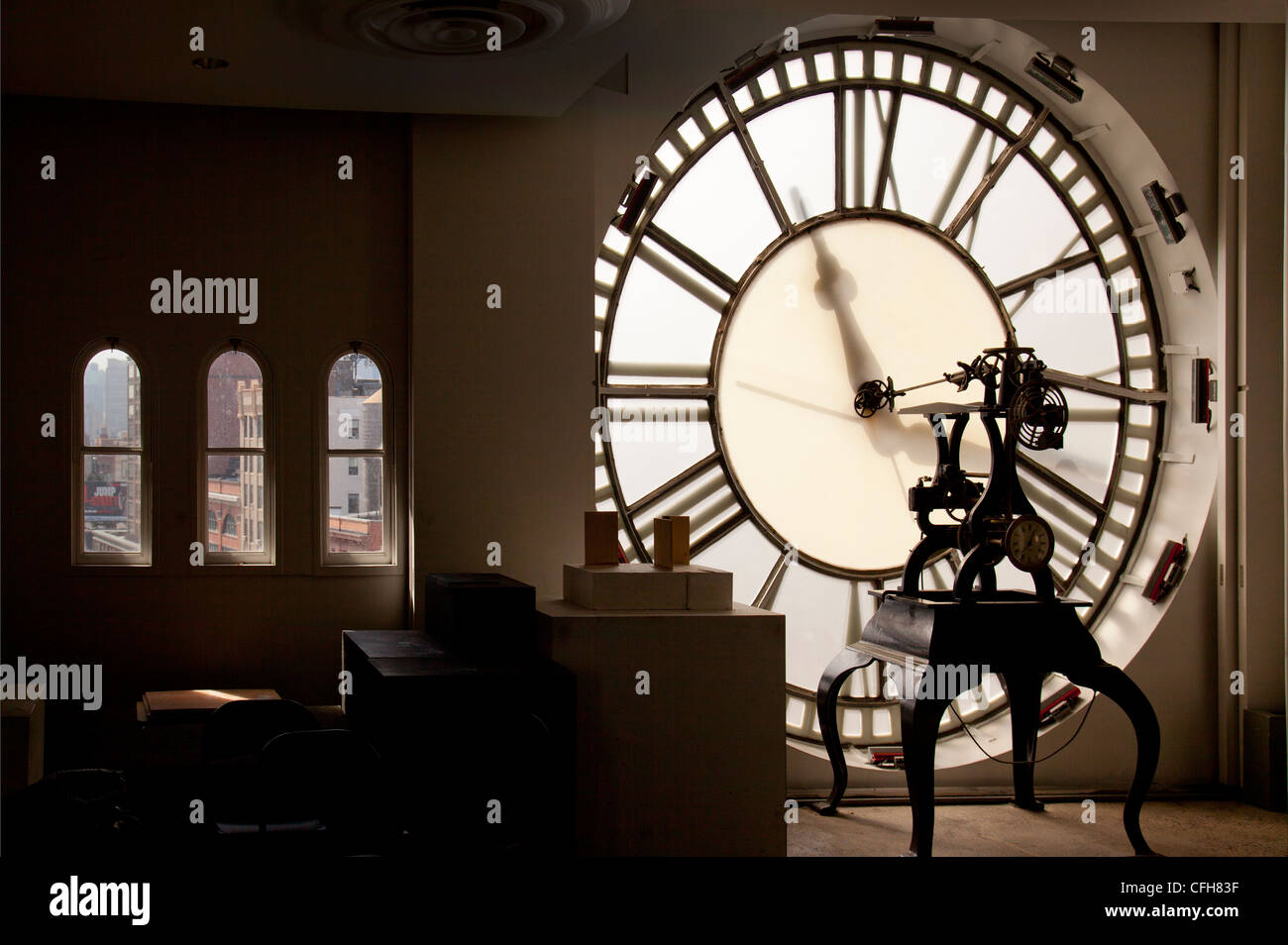 Workings clock hi-res stock photography and images - Alamy