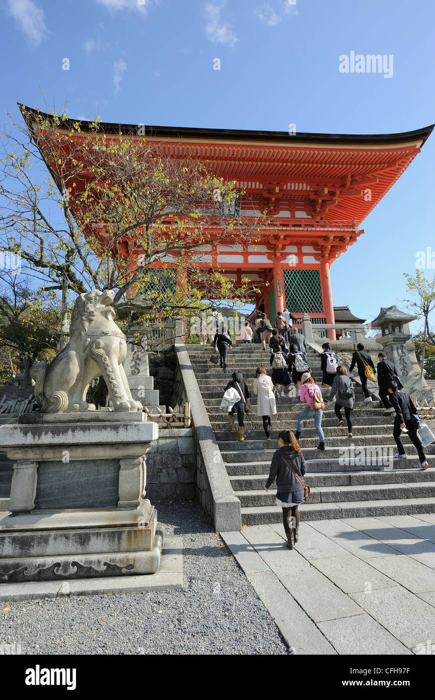 tourists walking up stairs to Kiyomizu-Dera temple ground, Kyoto, Japan ...