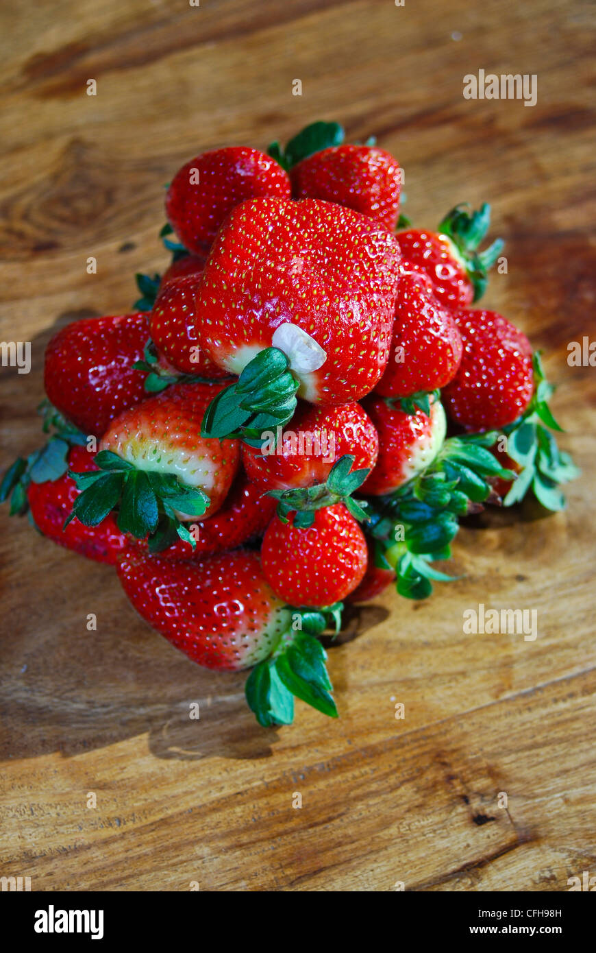 Italian fresh fruit. Fresh strawberries Stock Photo - Alamy