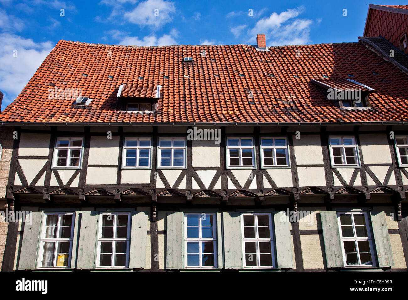 Medieval half timbered houses in row hi-res stock photography and ...