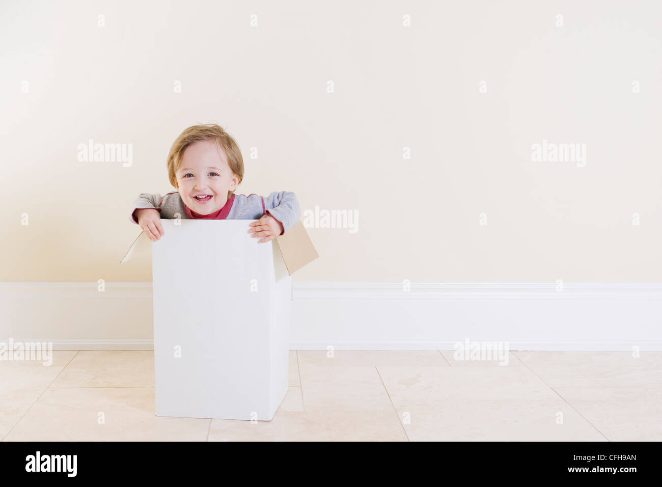 Box image 2 of 3 hi-res stock photography and images - Alamy