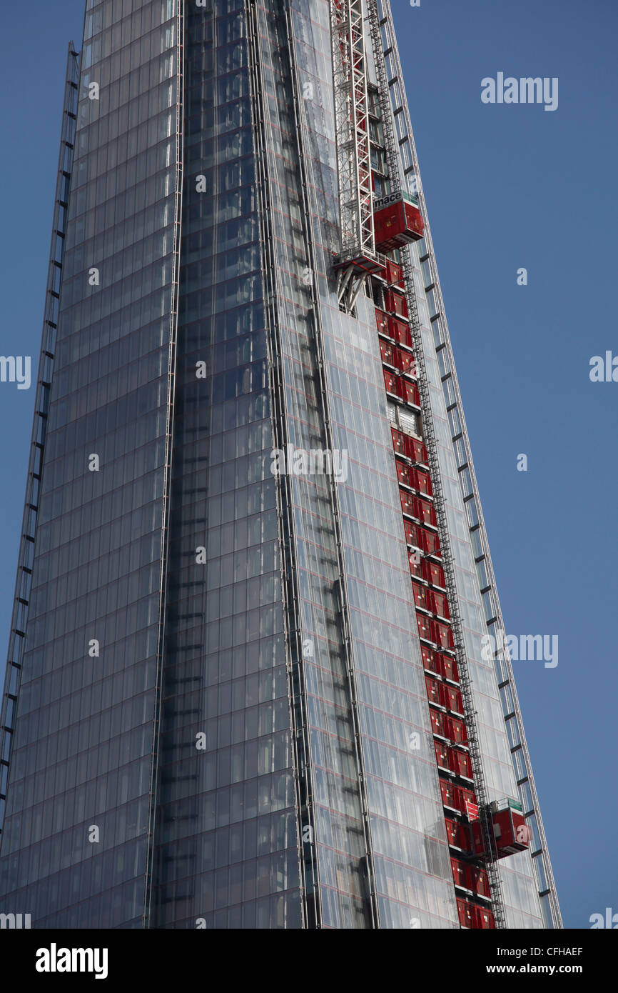 CONSTRUCTION OF THE SHARD TOWER BLOCK NEAR LONDON BRIDGE, THE TALLEST ...