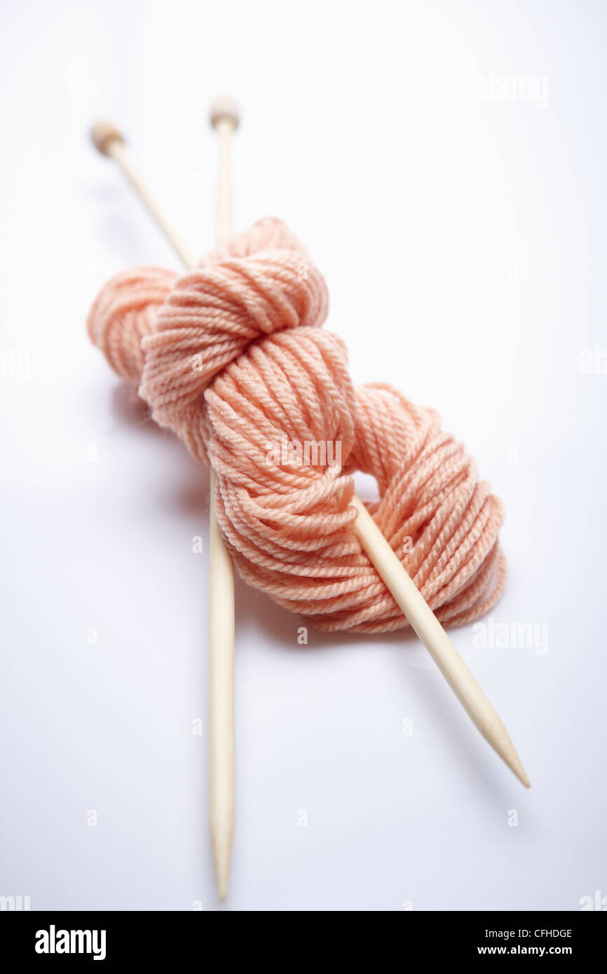 Needle and thread cut out hi-res stock photography and images - Alamy