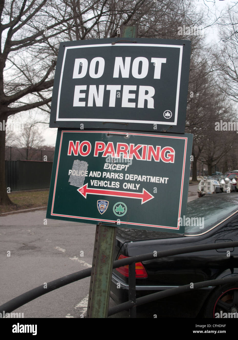 Do Not Enter sign in Prospect Park, Brooklyn, NY Stock Photo - Alamy
