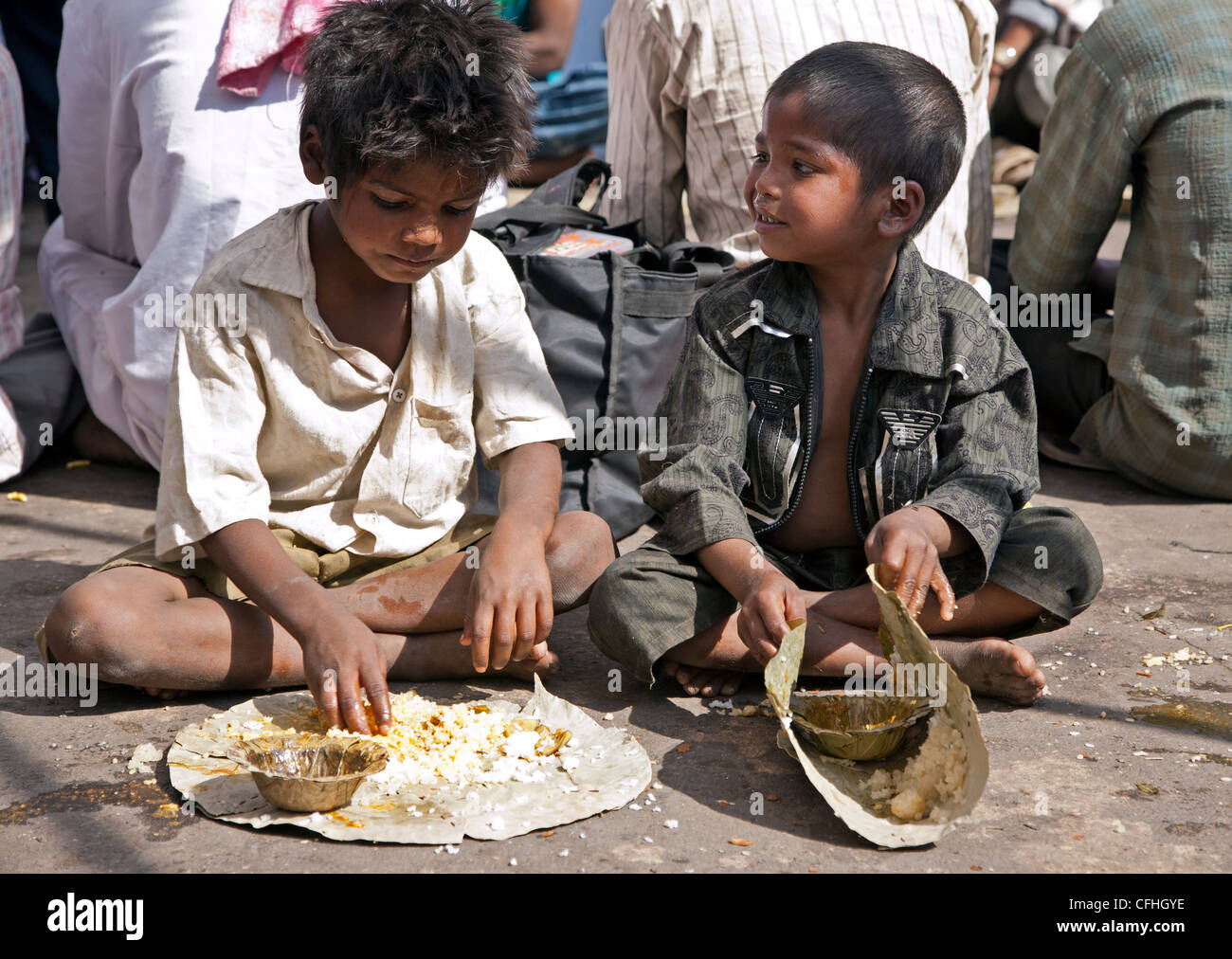 Street boys eating charity food. Nasik. India Stock Photo: 44027074 - Alamy