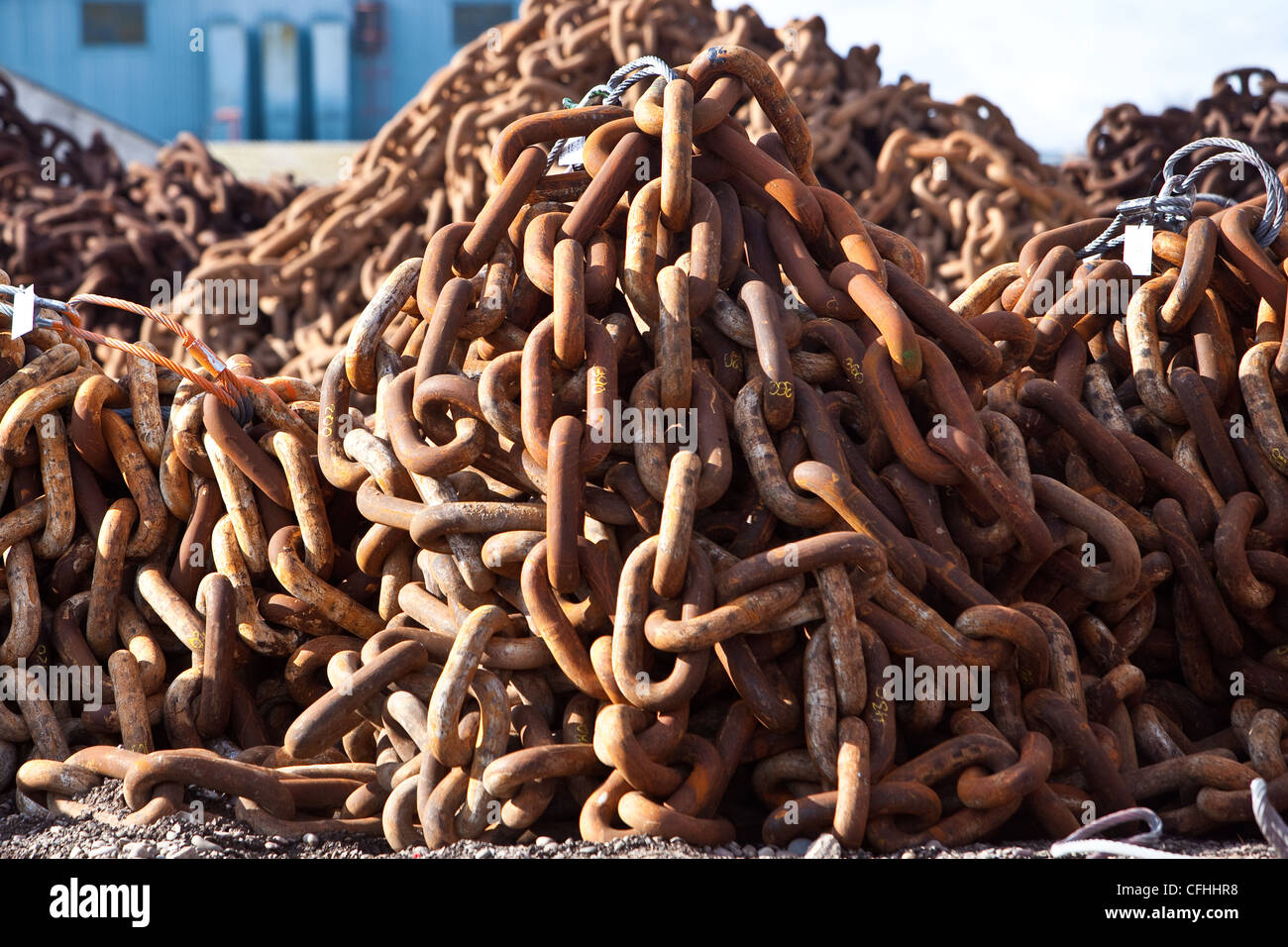 Mooring and Anchoring chains used in oil exploration marine industry ...