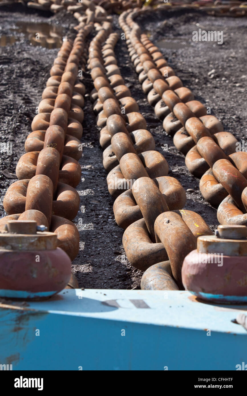 Mooring and Anchoring chains used in oil exploration marine industry ...