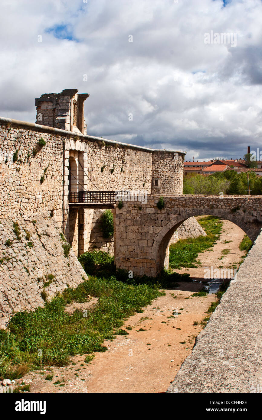 Chinchon, Spain, the drawbridge and gate of the Castle of Chinchon ...