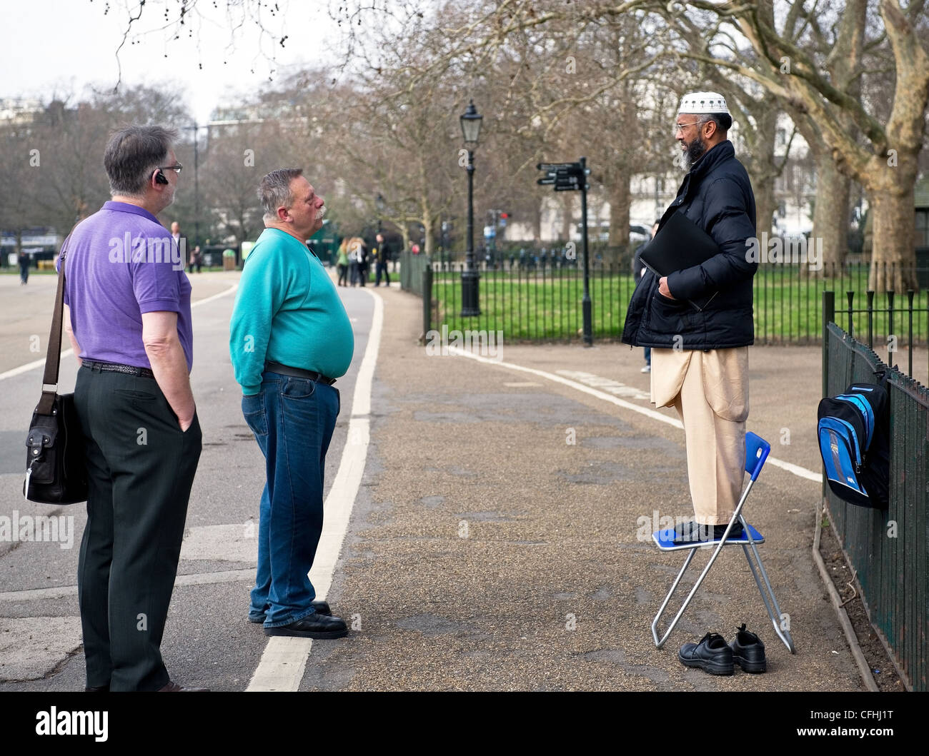 London muslim men hi-res stock photography and images - Alamy