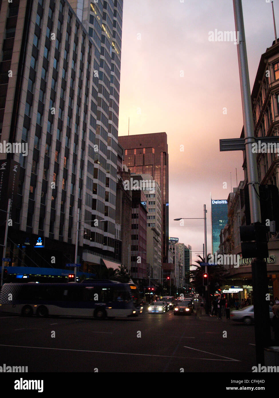 Auckland street scene hi-res stock photography and images - Alamy