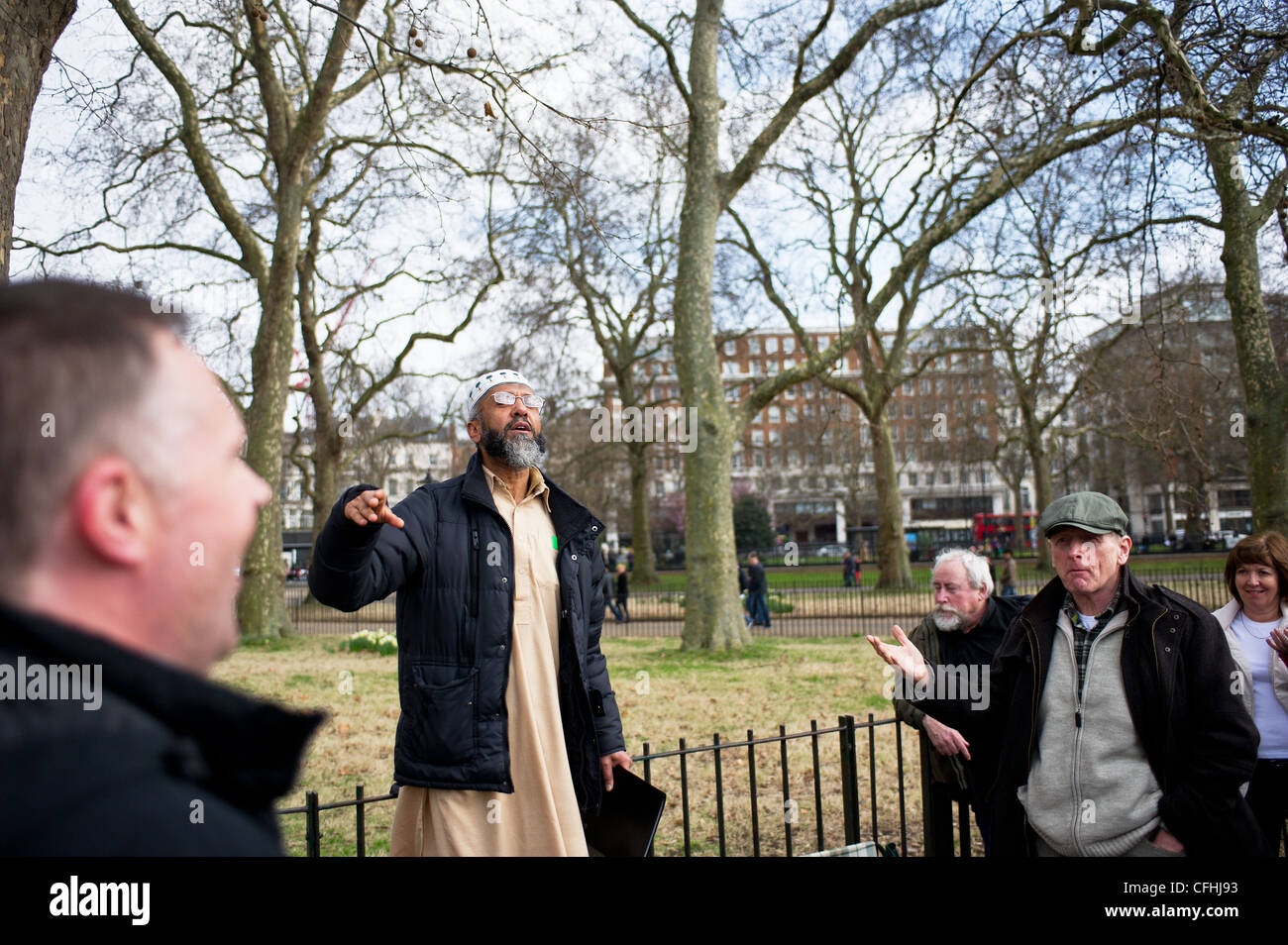A Muslim speaking at Speakers Corner in London Stock Photo - Alamy