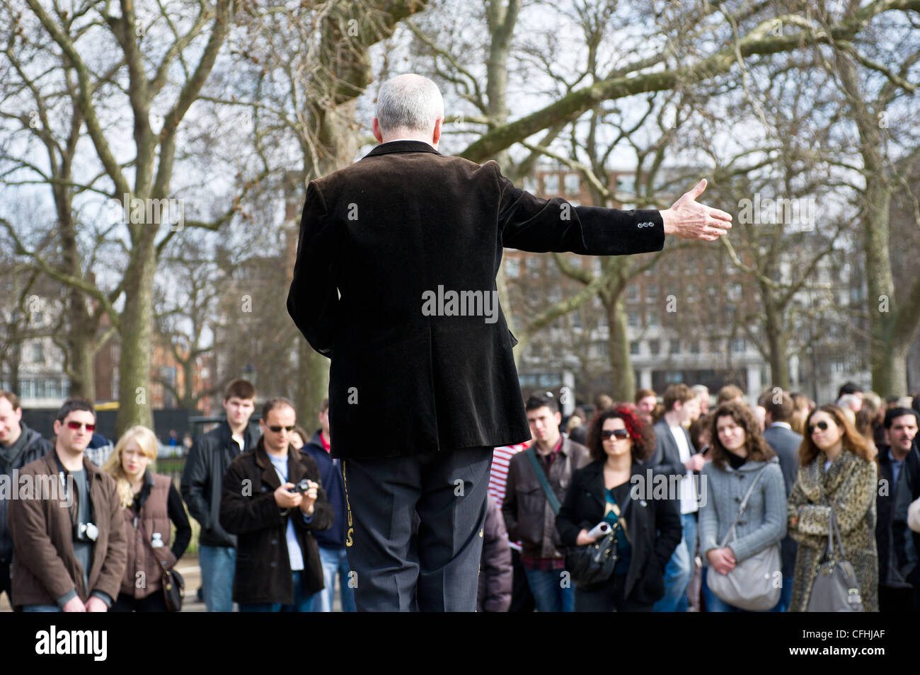 Addressing a crowd hi-res stock photography and images - Alamy
