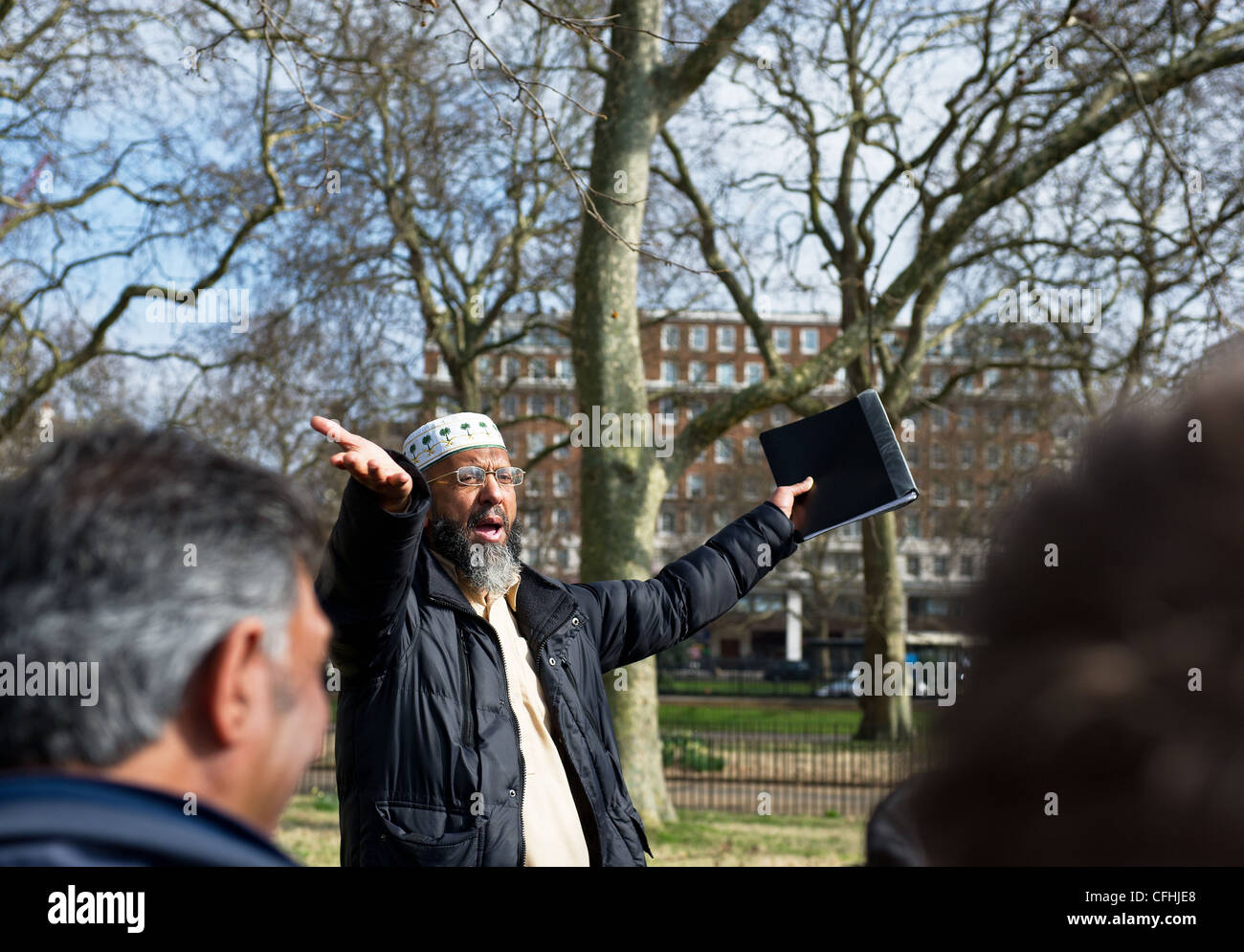 A Muslim addressing a crowd at Speakers Corner Stock Photo - Alamy