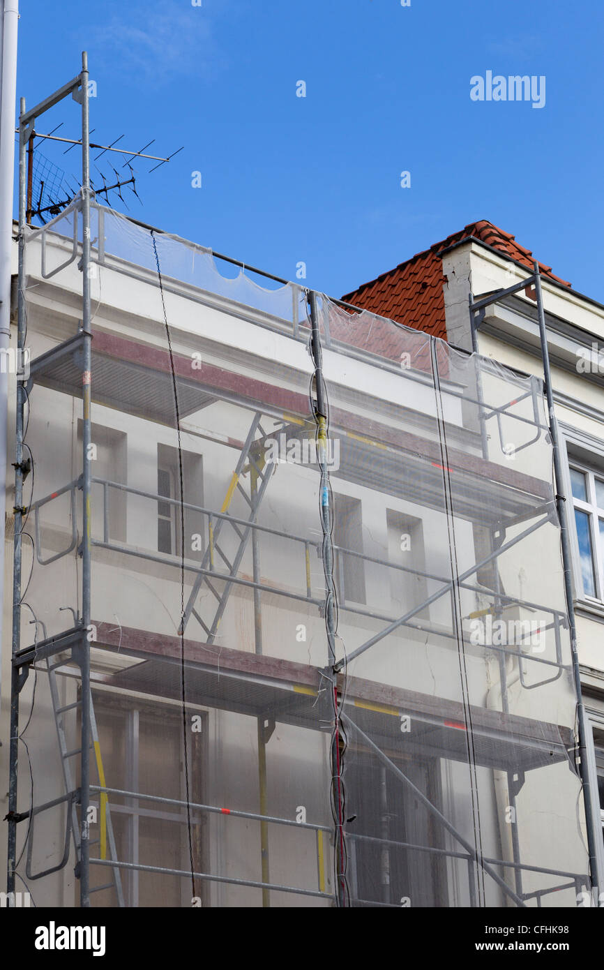 Scaffold cross bar hi-res stock photography and images - Alamy