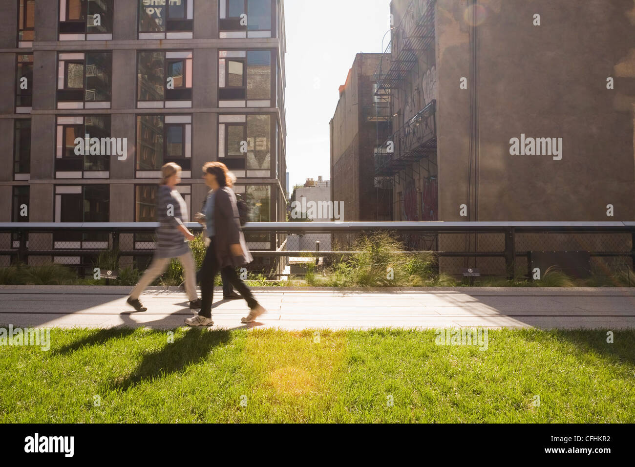 Women walking along the High Line Park, New York City Stock Photo - Alamy