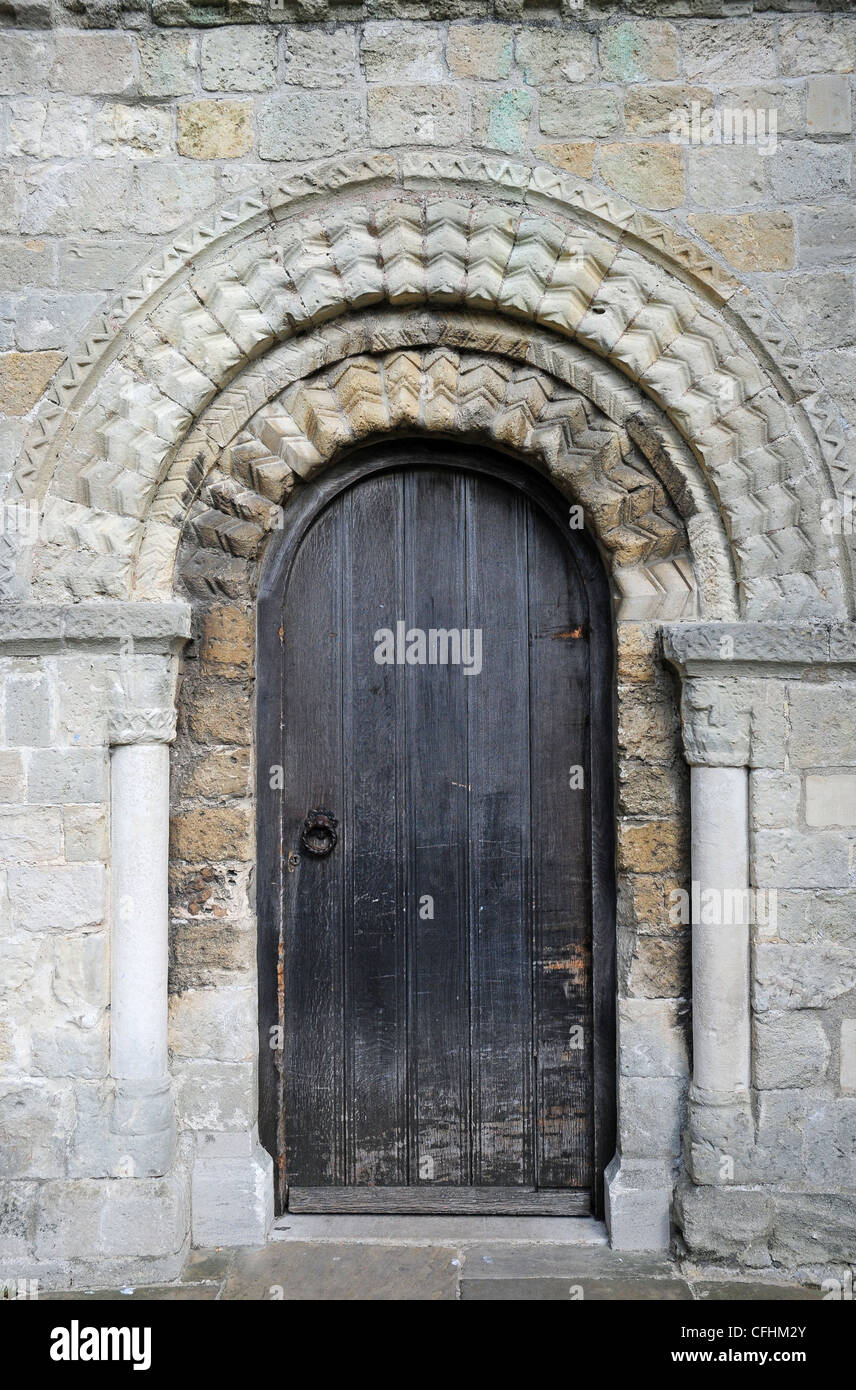 Norman doorway arch hi-res stock photography and images - Alamy