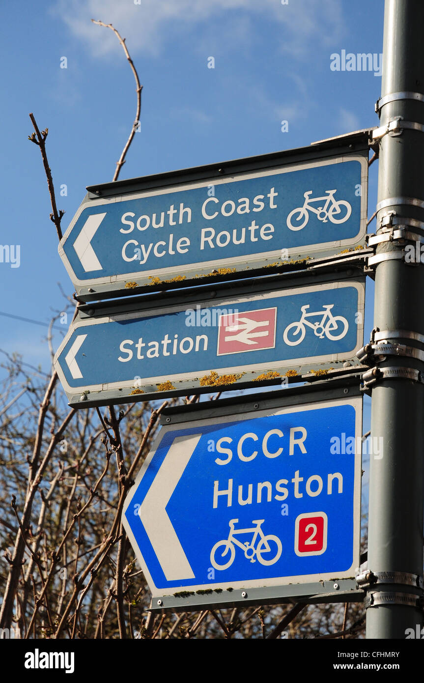 Cycle route signs hi-res stock photography and images - Alamy