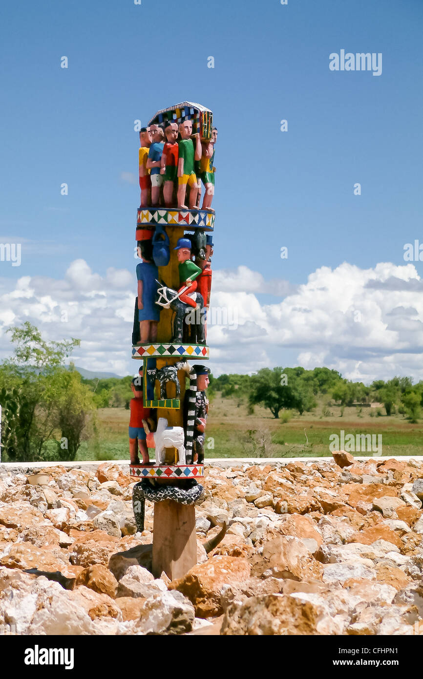 Madagascar mahafaly tomb hi-res stock photography and images - Alamy