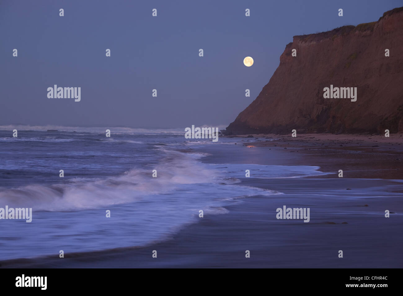 Pacific ocean half moon bay hi-res stock photography and images - Alamy