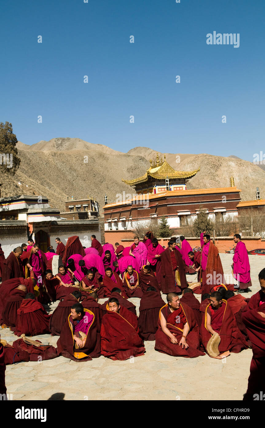 Tibetan buddhist monks hi-res stock photography and images - Alamy