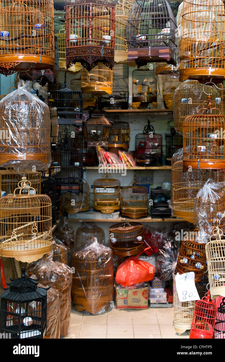 hong kong bird market Stock Photo - Alamy