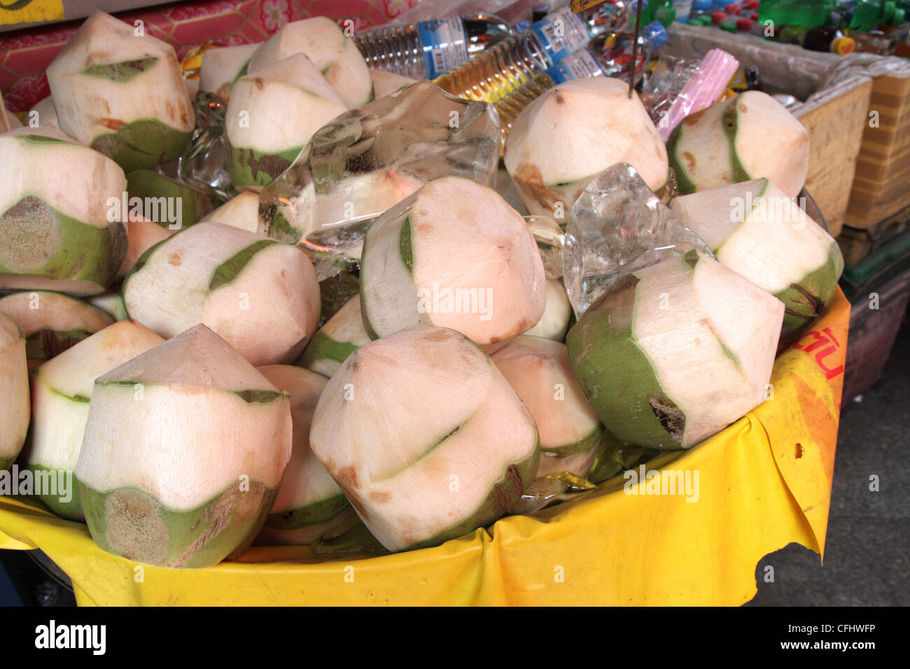 Coconut stall hi-res stock photography and images - Alamy