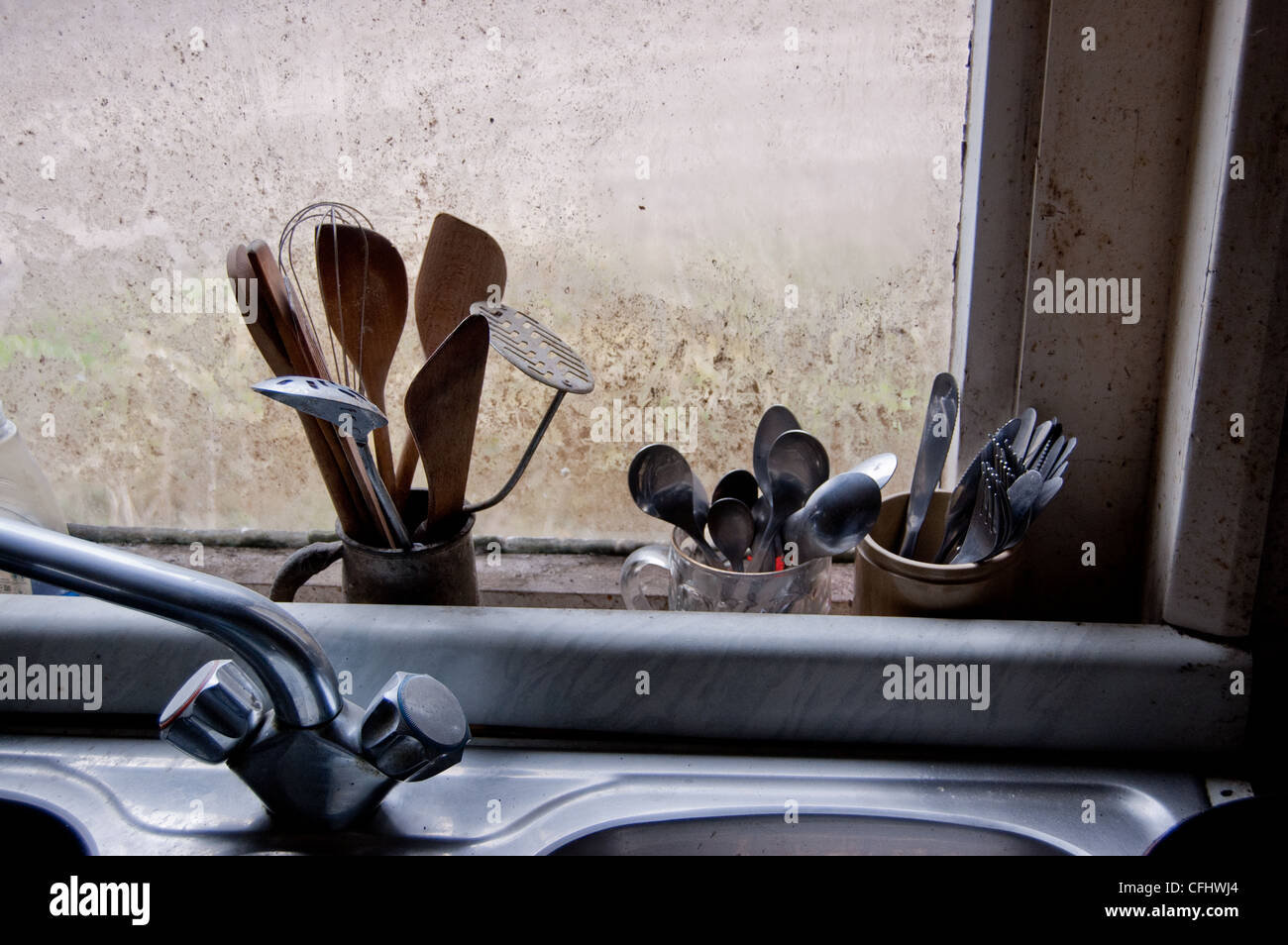 Dirty kitchen hi-res stock photography and images - Alamy