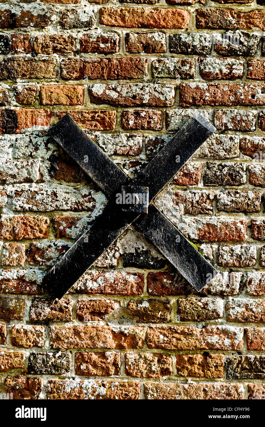 Wrought iron wall structural support hi-res stock photography and ...