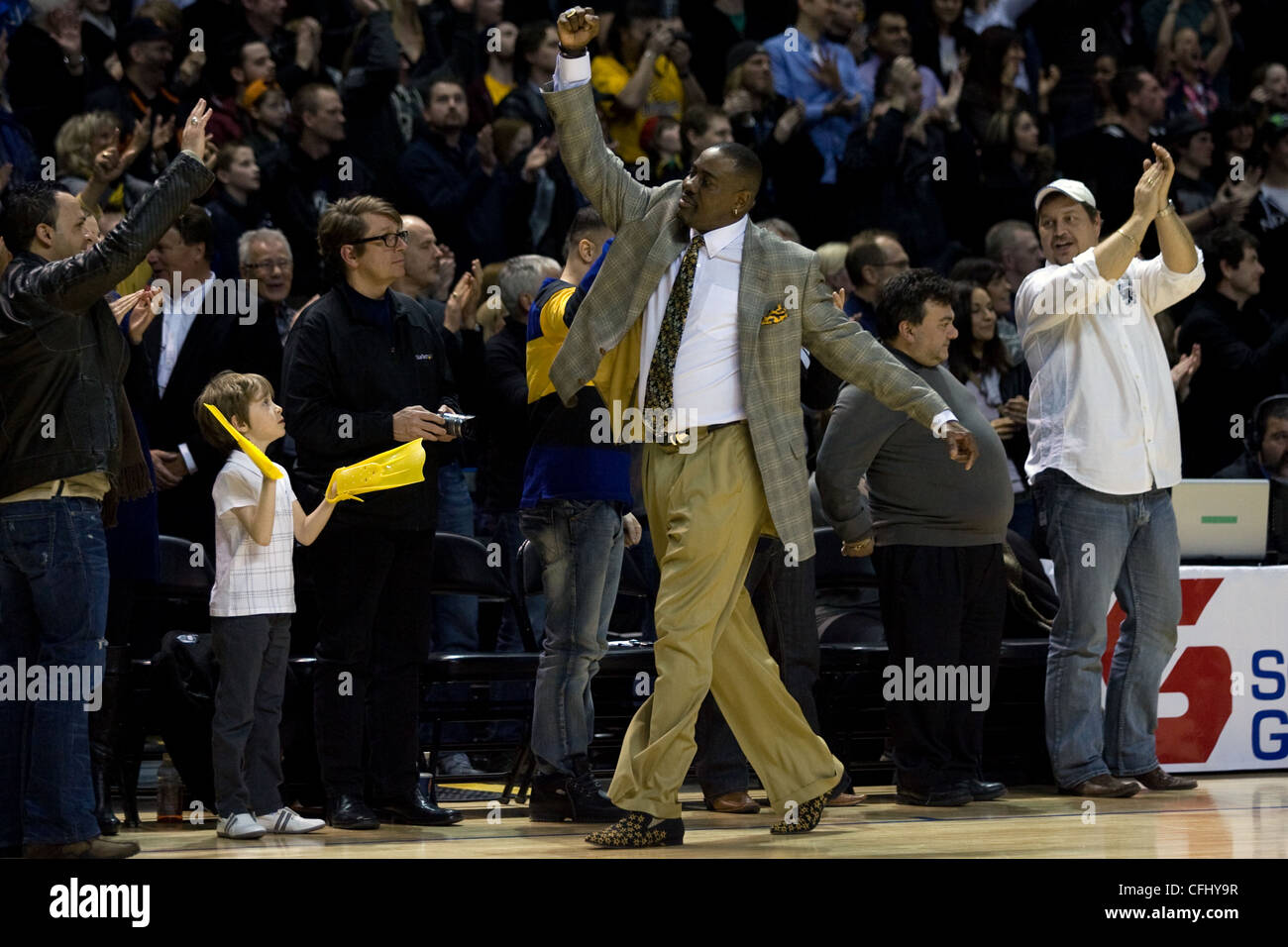 The London Lightning defeated the Saint John Mill Rats in the first ...