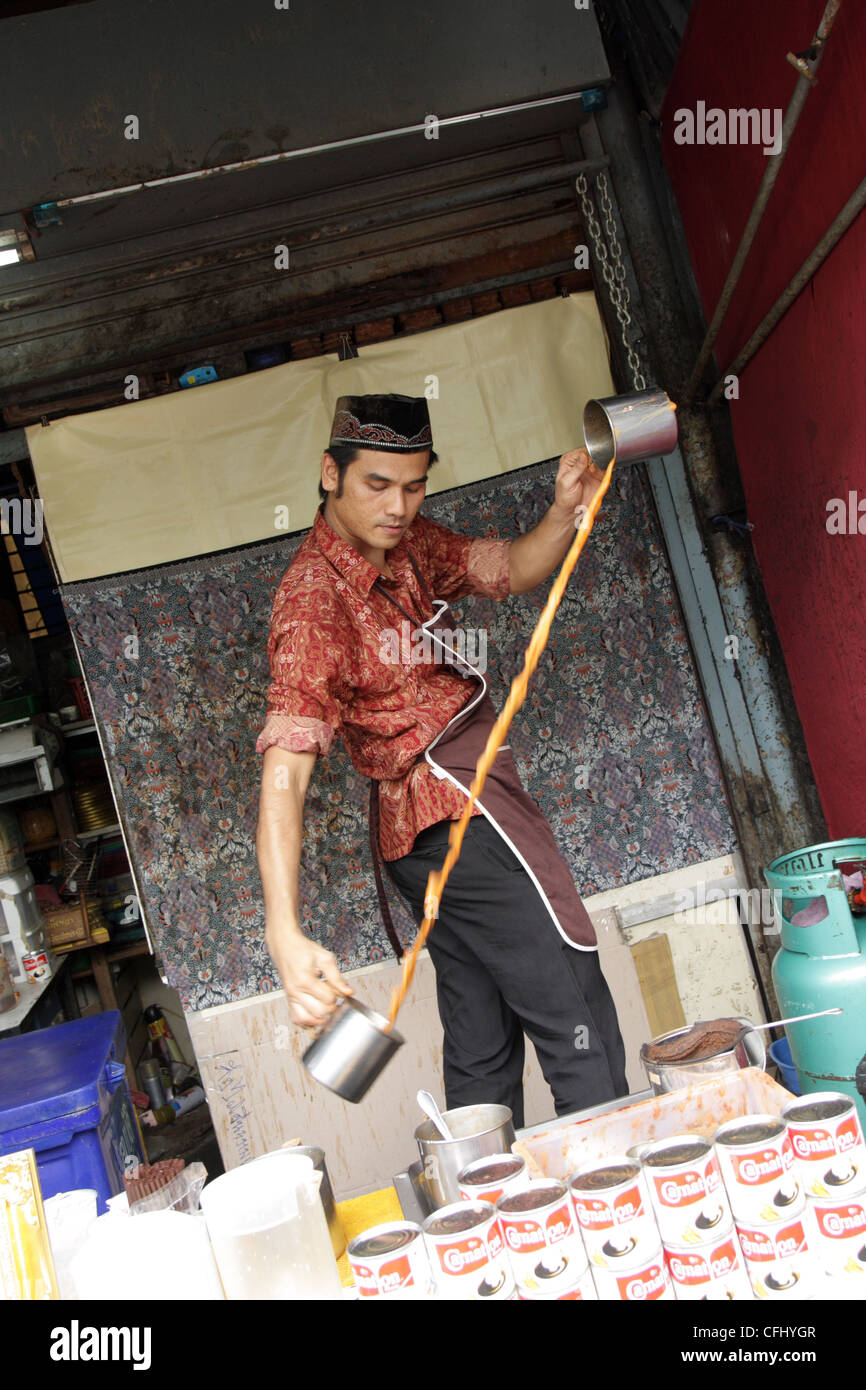 Vendor blending Thai Spiced Iced Tea at Chatuchak Weekend Market in ...