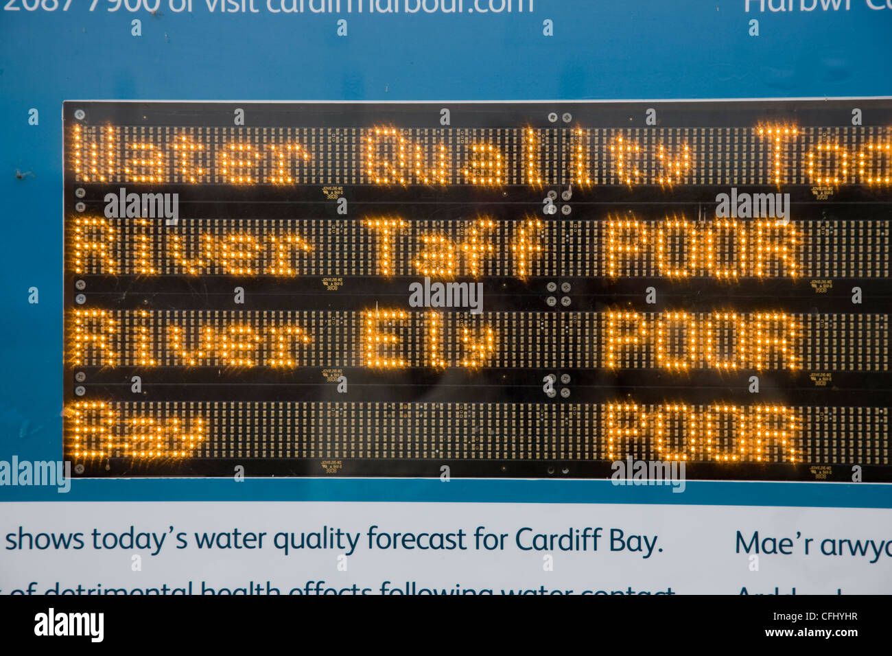 Environment Agency electronic sign displaying poor water quality in the ...