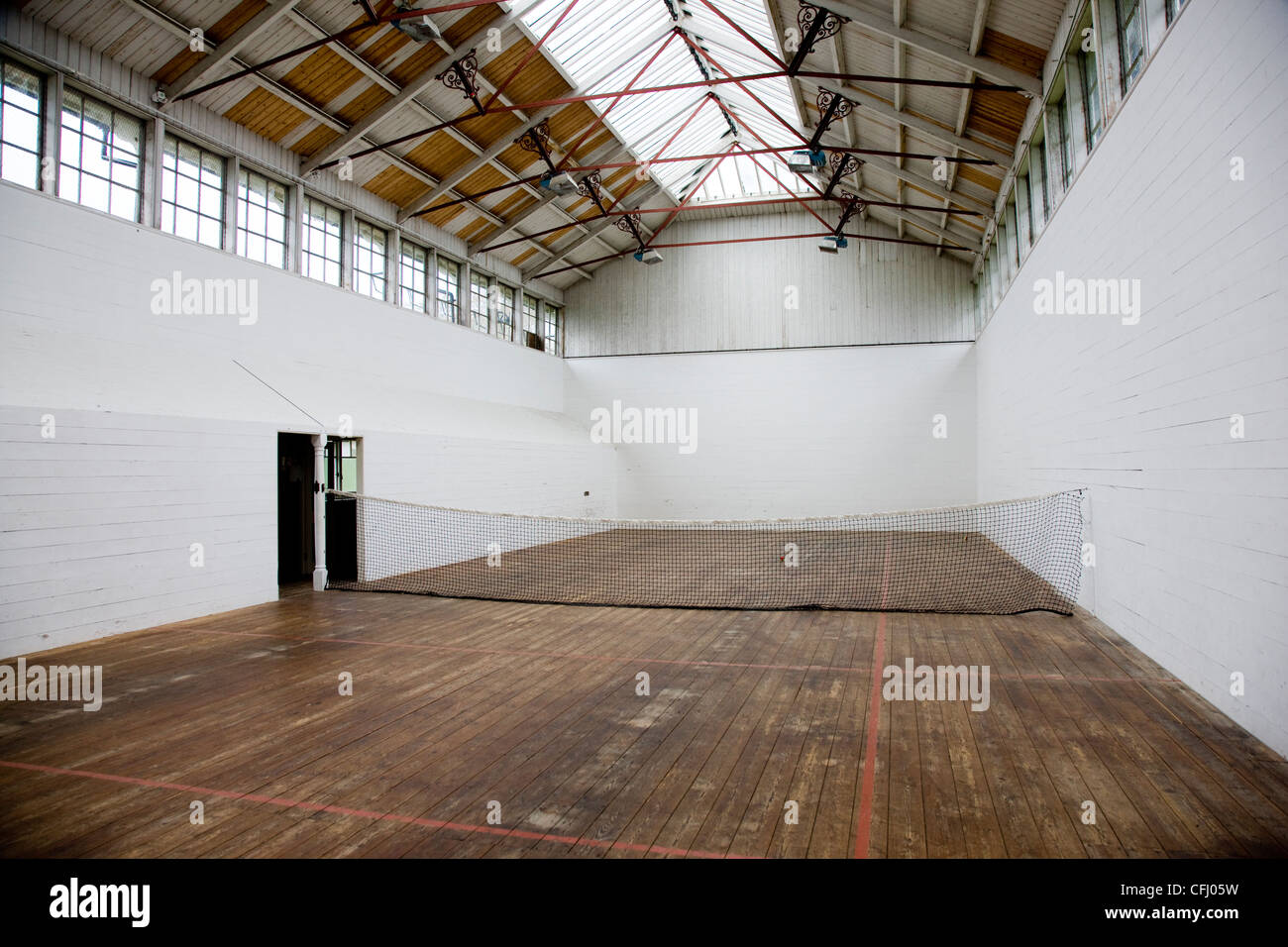 Sticke tennis court at Hartham Park in Corsham Stock Photo - Alamy