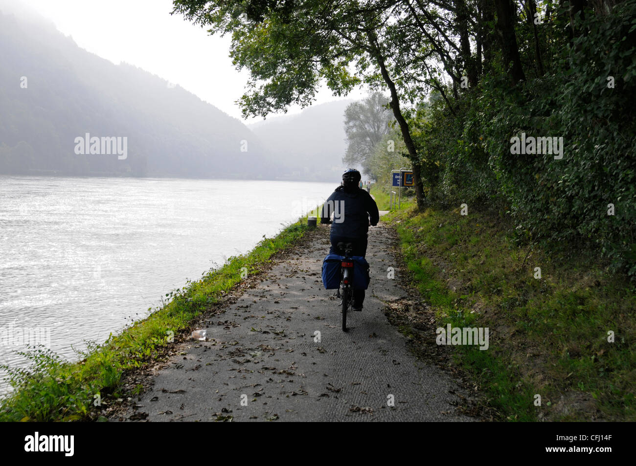 Danube austria cycling hi-res stock photography and images - Alamy