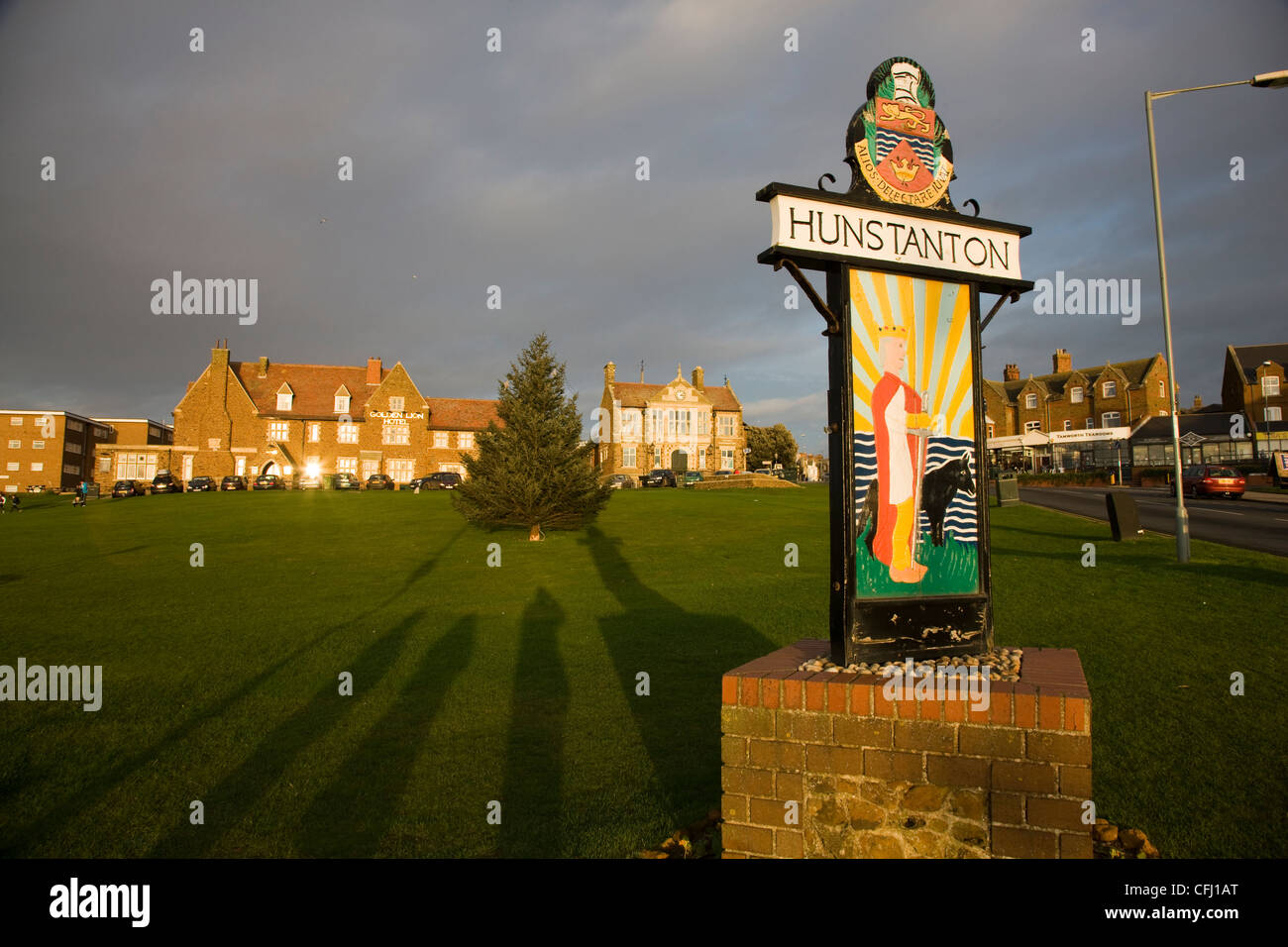 Old Hunstanton town hall and village green Stock Photo - Alamy