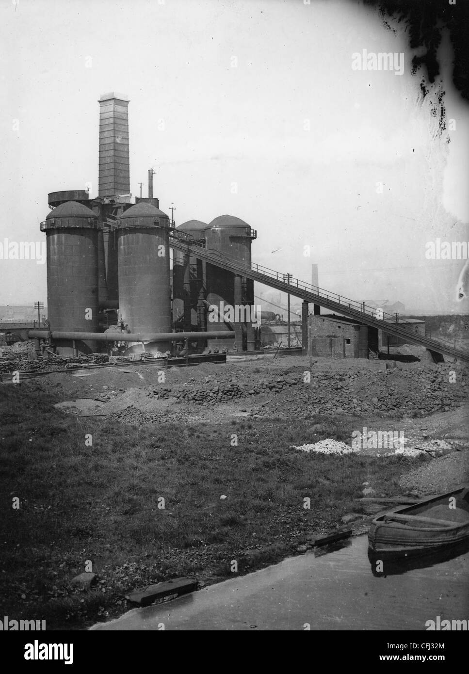 Blast furnace capponfield furnaces wolverhampton hi-res stock ...