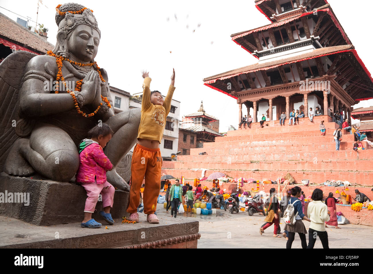 Garuda sculpture hi-res stock photography and images - Alamy