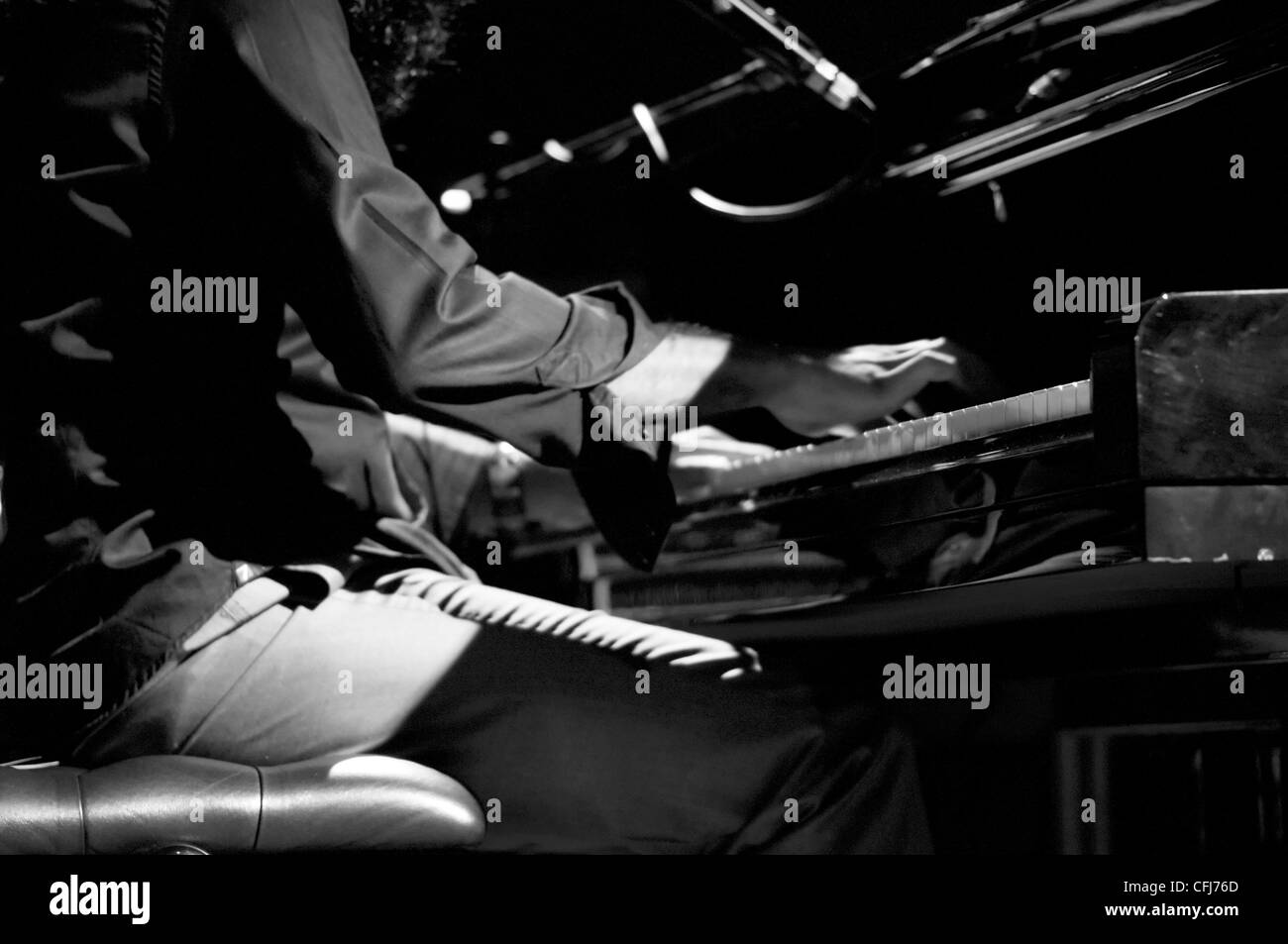 Guitar and piano hi-res stock photography and images - Alamy