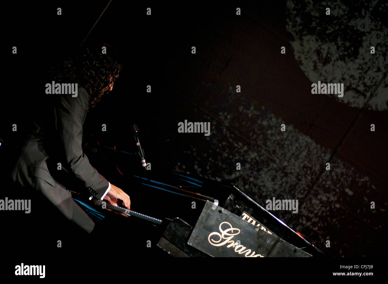 Jazz piano player Stock Photo - Alamy