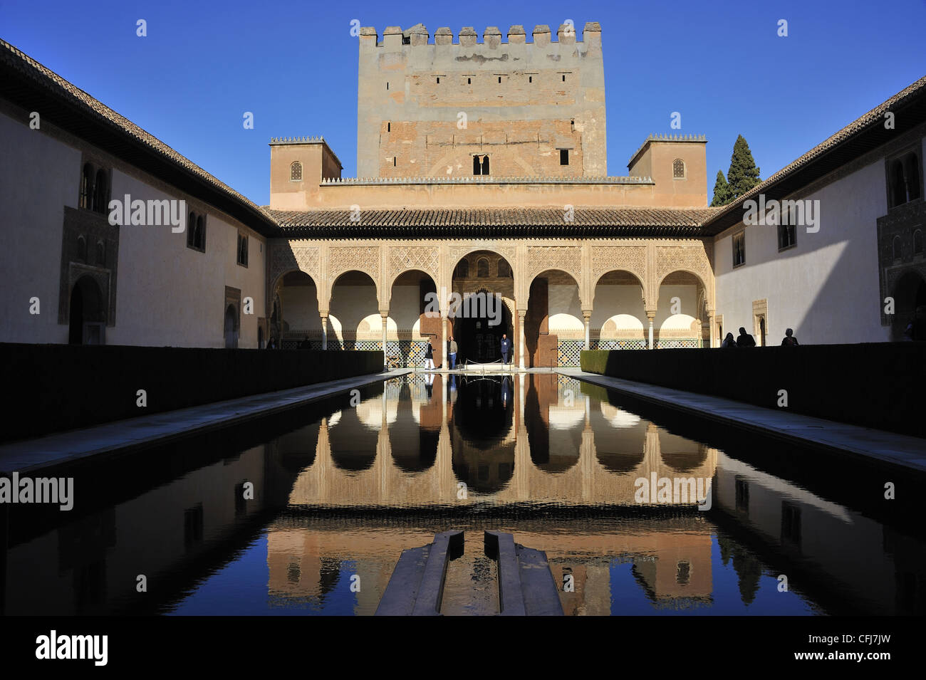 Reflecting pool in the Court of the Myrtles La Alhambra Stock Photo - Alamy