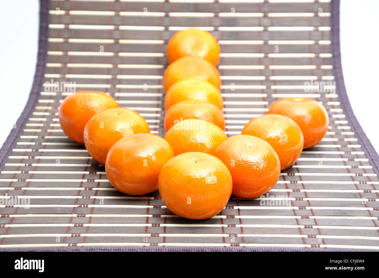 Orange arrow hi-res stock photography and images - Alamy