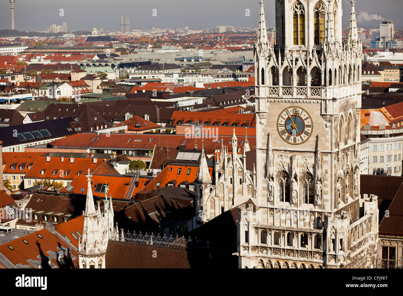 Munich clock hi-res stock photography and images - Alamy