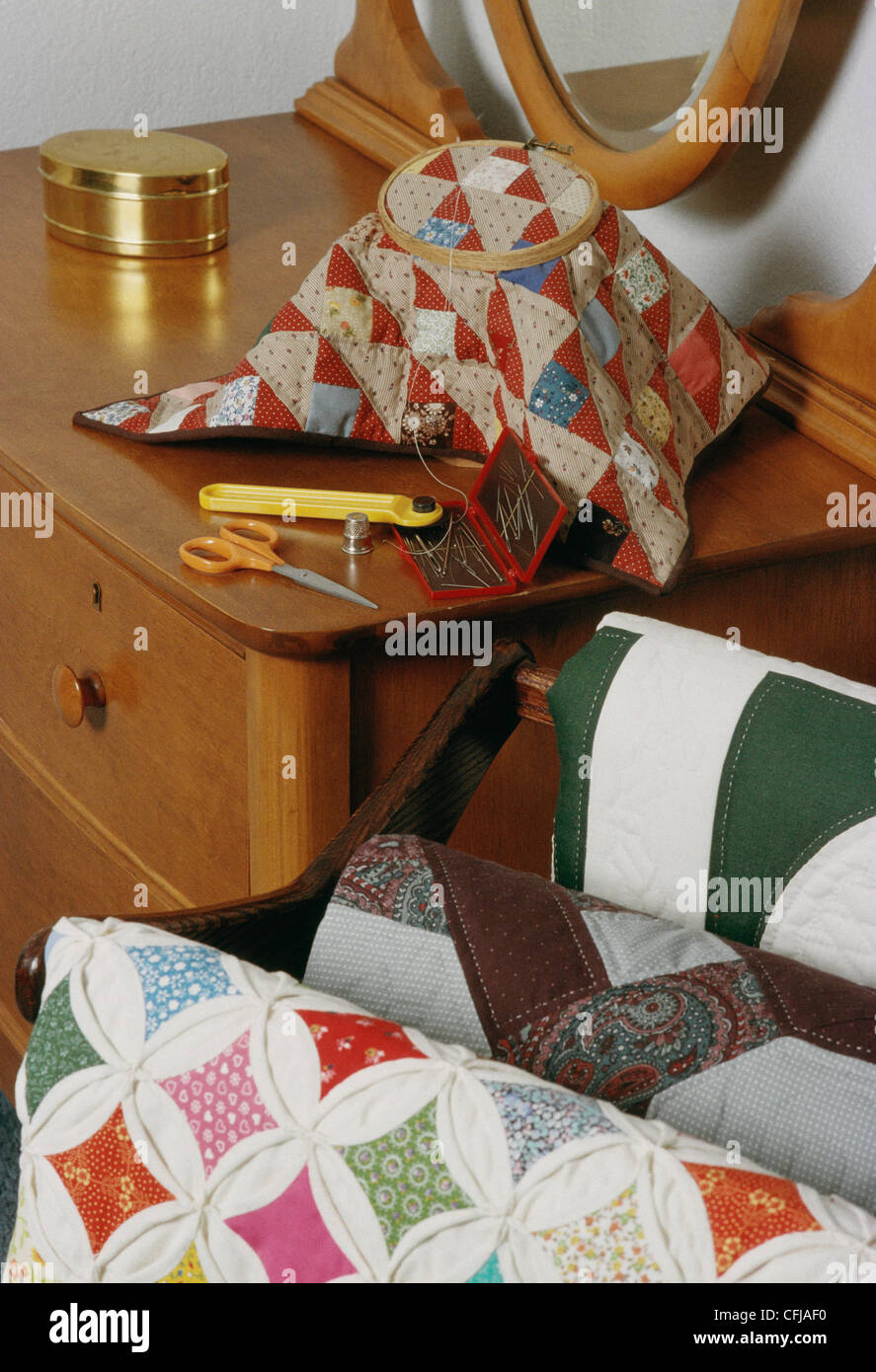 Quilting, quilts and sewing notions Stock Photo - Alamy