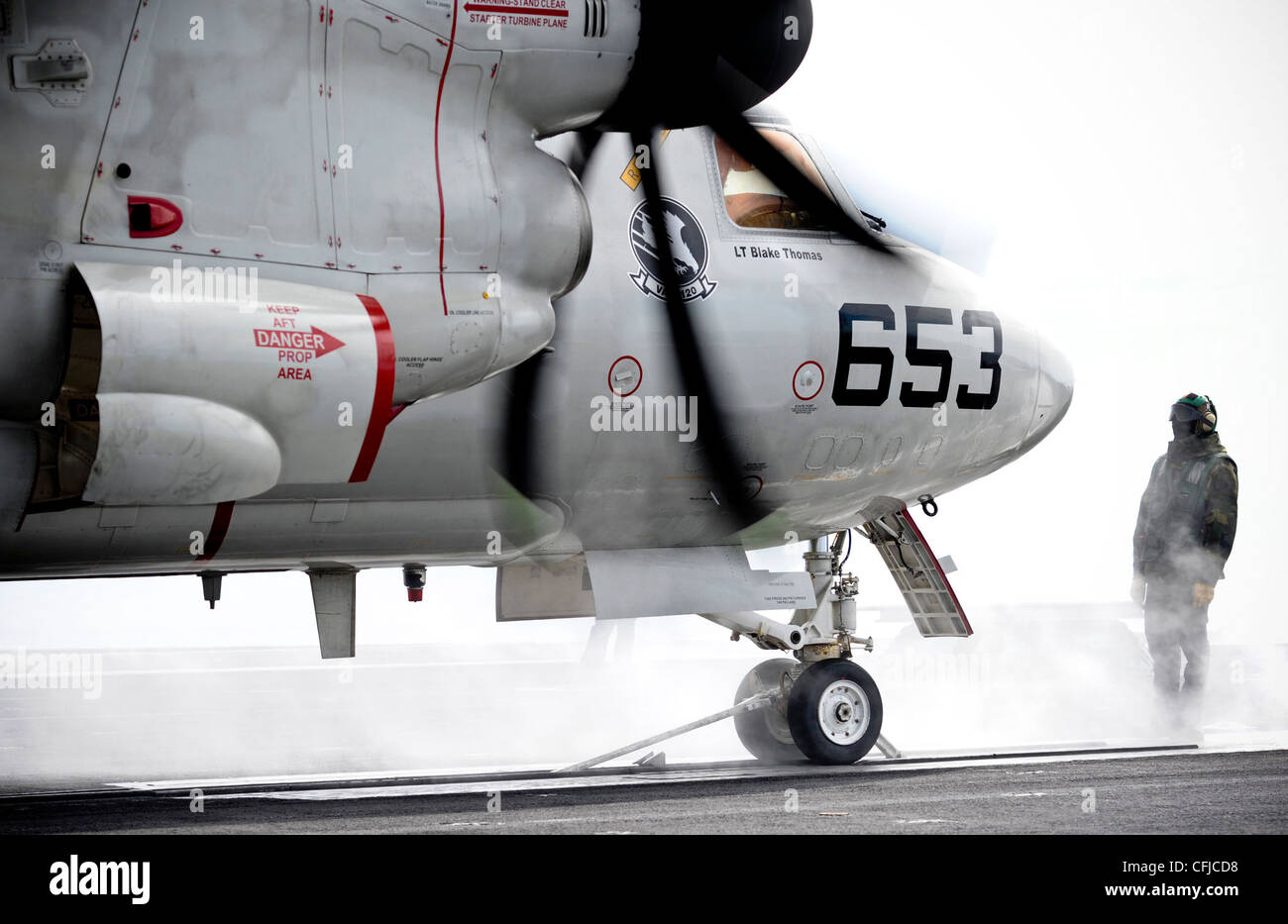 E-2C Hawkeye aircraft carrier launch Stock Photo - Alamy