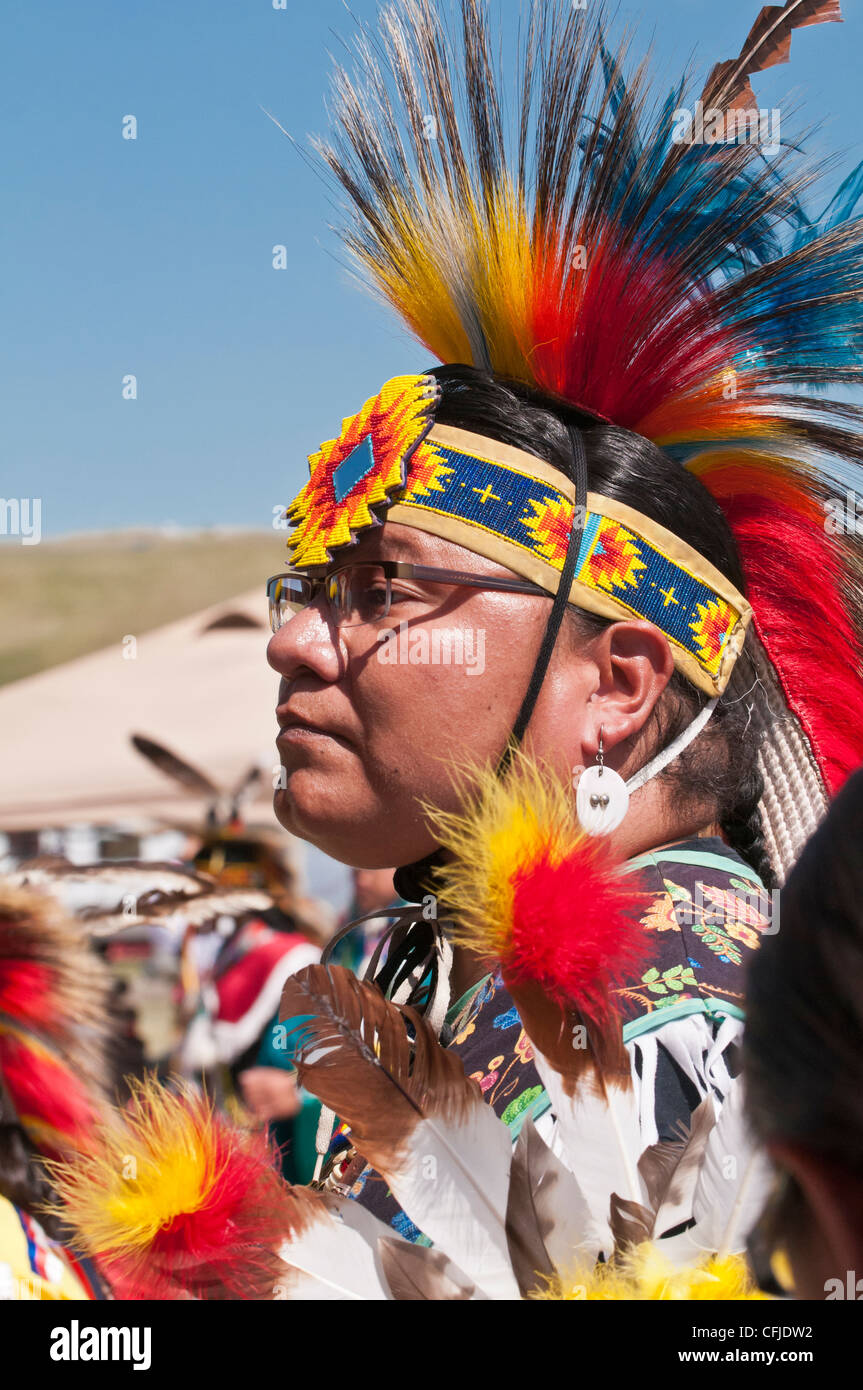 Blackfoot man in traditional regalia, Siksika Nation Pow-wow, Gleichen ...