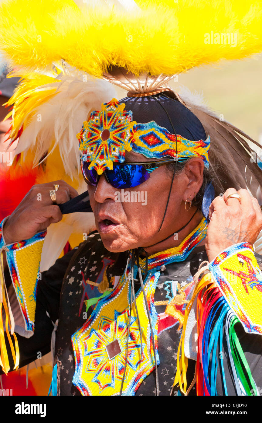 Blackfoot man in traditional regalia, Siksika Nation Pow-wow, Gleichen ...